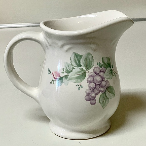 Pfaltzgraff | Dining | Vtg Discontinued Pfaltzgraff Grapevine Pattern Creamer Jug Pitcher | Poshmark